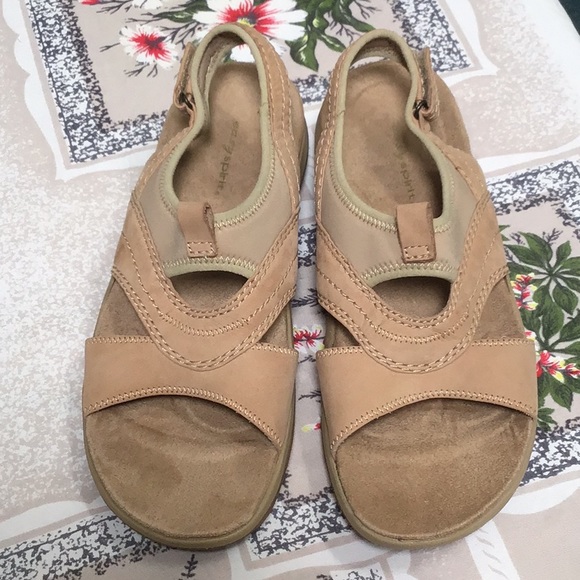 Easy Spirit | Shoes | Easy Spirit Form Fitting Adjustable Water Sandals ...
